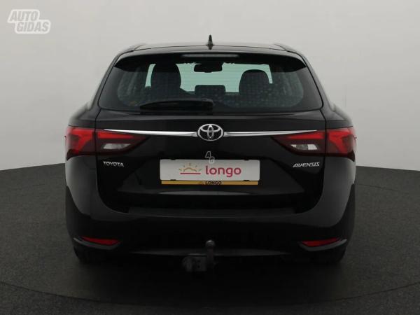 Black Toyota Avensis 2016 in Vilnius, with an engine capacity of 1.80 L and mileage of 166 thousand km for 10999 €, photo 5 on AUTOMOTO.COM.LV