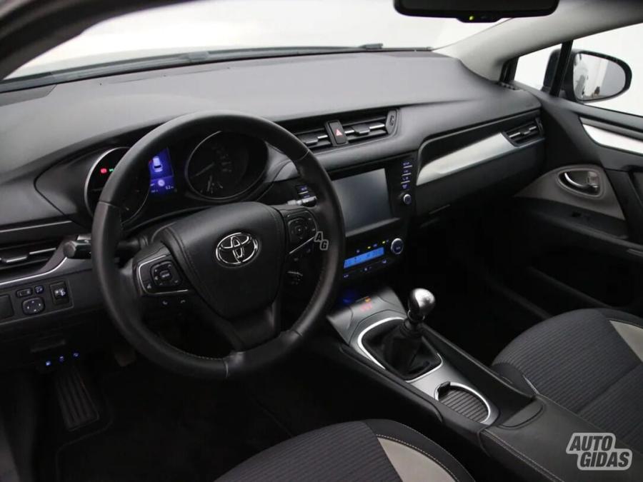 Melns Toyota Avensis 2016 Viļņa, ar dzinēja tilpumu 1.80 L un nobraukumu 166 tūkst. km par 10999 €, foto 17 vietnē AUTOMOTO.COM.LV