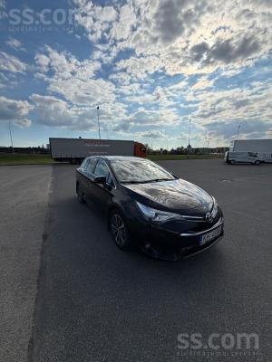 Black Toyota Avensis 2016 in Jelgava, with an engine capacity of 2.00 L and mileage of 201 thousand km for 8400 €, photo 3 on AUTOMOTO.COM.LV