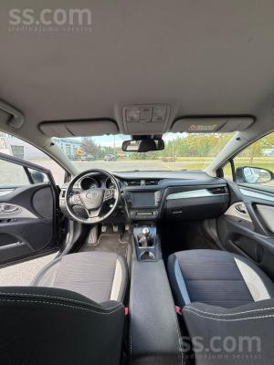 Black Toyota Avensis 2016 in Jelgava, with an engine capacity of 2.00 L and mileage of 201 thousand km for 8400 €, photo 6 on AUTOMOTO.COM.LV
