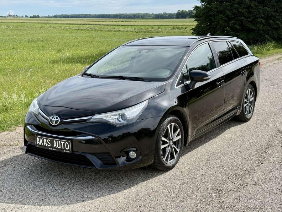 Черный Тойота Авенсис 2016 в Вилкавишкис, объемом двигателя 1.80 л и пробегом 277 тыс. км за 8900 €, фото 1 на AUTOMOTO.COM.LV