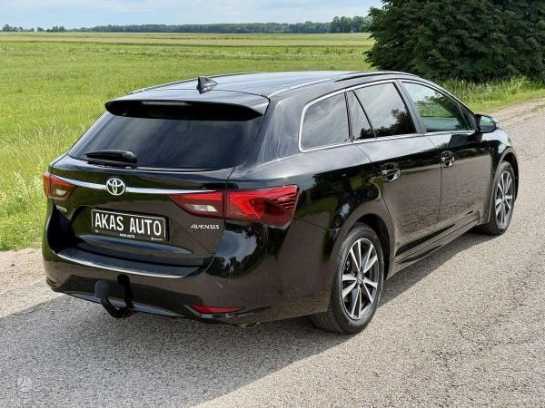 Black Toyota Avensis 2016 in Vilkaviskis, with an engine capacity of 1.80 L and mileage of 277 thousand km for 8900 €, photo 3 on AUTOMOTO.COM.LV