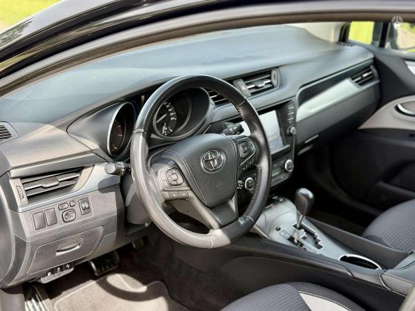 Black Toyota Avensis 2016 in Vilkaviskis, with an engine capacity of 1.80 L and mileage of 277 thousand km for 8900 €, photo 10 on AUTOMOTO.COM.LV