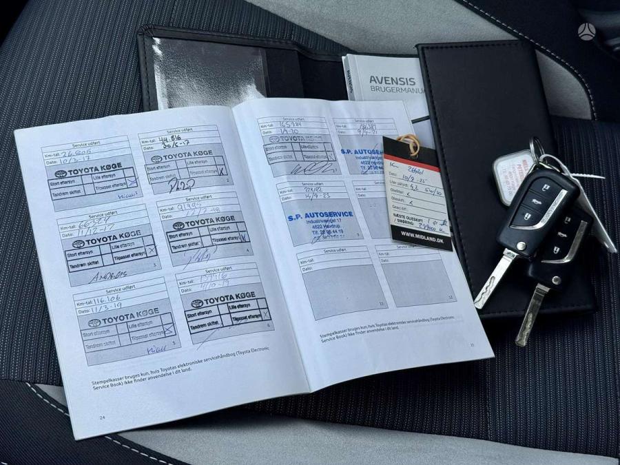 Черный Тойота Авенсис 2016 в Вилкавишкис, объемом двигателя 1.80 л и пробегом 277 тыс. км за 8900 €, фото 22 на AUTOMOTO.COM.LV