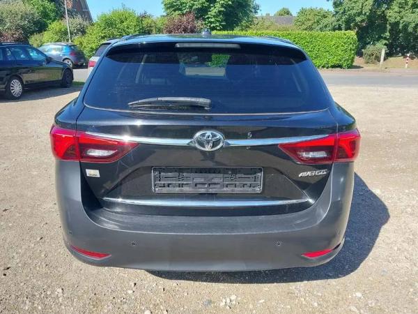 Melns Toyota Avensis 2016 Limbaži, ar dzinēja tilpumu 2.00 L un nobraukumu 316 tūkst. km par 8550 €, foto 5 vietnē AUTOMOTO.COM.LV