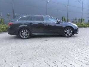 Black Toyota Avensis 2016 in Vilnius, with an engine capacity of 1.60 L and mileage of 245 thousand km for 7900 €, photo 3 on AUTOMOTO.COM.LV