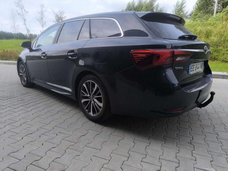 Black Toyota Avensis 2016 in Vilnius, with an engine capacity of 1.60 L and mileage of 245 thousand km for 7900 €, photo 6 on AUTOMOTO.COM.LV