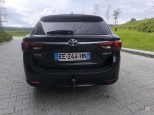 Black Toyota Avensis 2016 in Vilnius, with an engine capacity of 1.60 L and mileage of 245 thousand km for 7900 €, photo 7 on AUTOMOTO.COM.LV