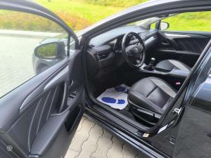 Black Toyota Avensis 2016 in Vilnius, with an engine capacity of 1.60 L and mileage of 245 thousand km for 7900 €, photo 12 on AUTOMOTO.COM.LV