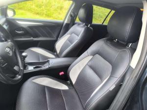 Black Toyota Avensis 2016 in Vilnius, with an engine capacity of 1.60 L and mileage of 245 thousand km for 7900 €, photo 14 on AUTOMOTO.COM.LV