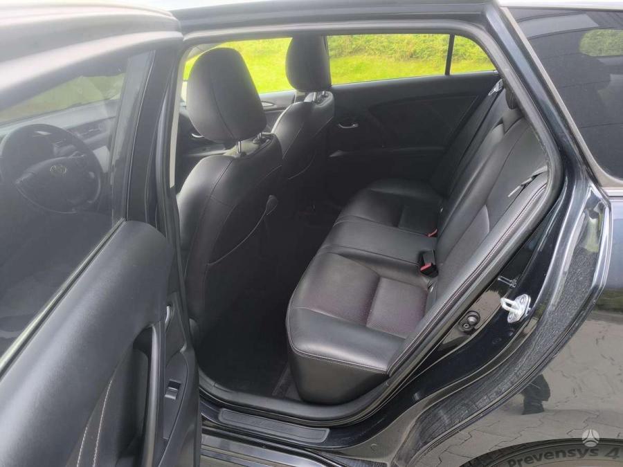 Black Toyota Avensis 2016 in Vilnius, with an engine capacity of 1.60 L and mileage of 245 thousand km for 7900 €, photo 20 on AUTOMOTO.COM.LV