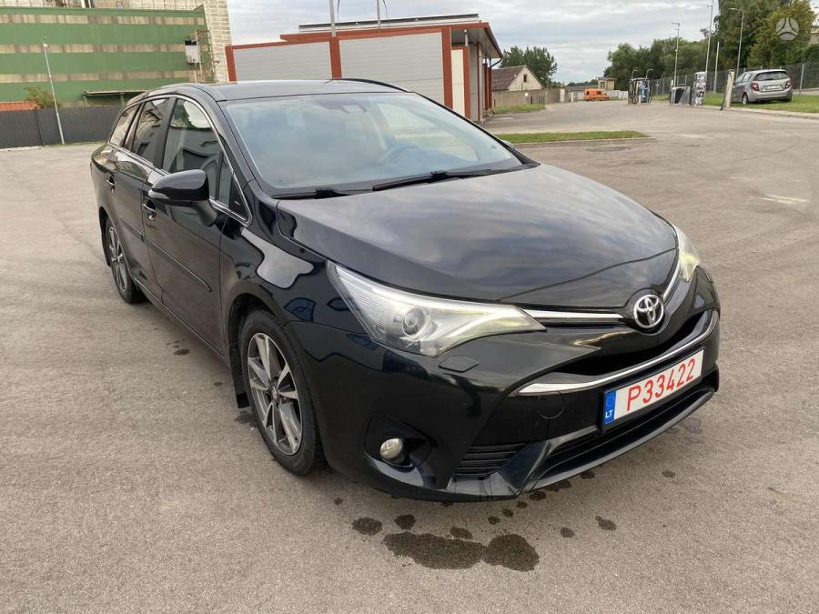 Black Toyota Avensis 2016 in Kretinga, with an engine capacity of 2.00 L and mileage of 298 thousand km for 6500 €, photo 1 on AUTOMOTO.COM.LV