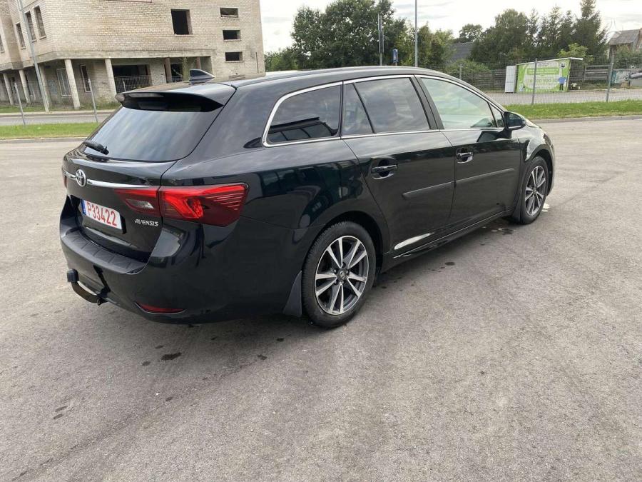 Black Toyota Avensis 2016 in Kretinga, with an engine capacity of 2.00 L and mileage of 298 thousand km for 6500 €, photo 6 on AUTOMOTO.COM.LV