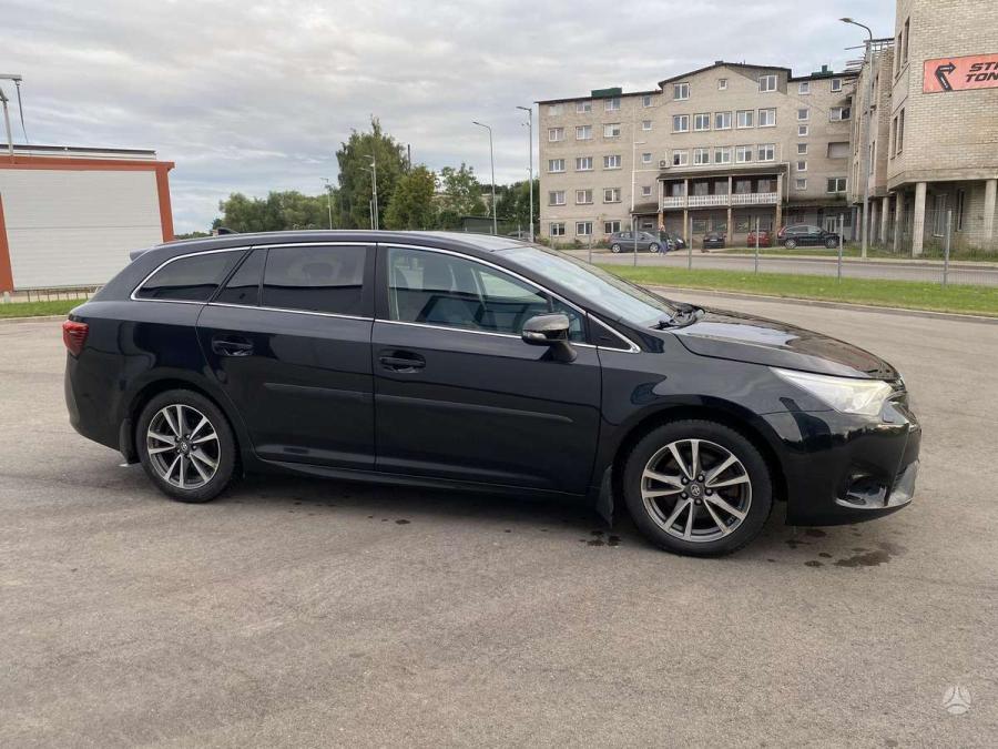 Black Toyota Avensis 2016 in Kretinga, with an engine capacity of 2.00 L and mileage of 298 thousand km for 6500 €, photo 7 on AUTOMOTO.COM.LV