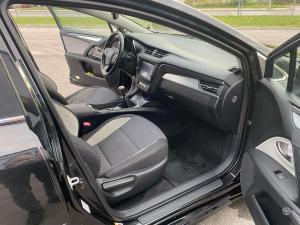 Black Toyota Avensis 2016 in Kretinga, with an engine capacity of 2.00 L and mileage of 298 thousand km for 6500 €, photo 9 on AUTOMOTO.COM.LV