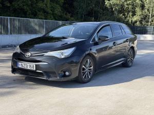 Melns Toyota Avensis 2016 Viļņa, ar dzinēja tilpumu 2.00 L un nobraukumu 691 tūkst. km par 3300 €, foto  vietnē AUTOMOTO.COM.LV