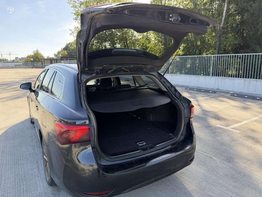 Melns Toyota Avensis 2016 Viļņa, ar dzinēja tilpumu 2.00 L un nobraukumu 691 tūkst. km par 3300 €, foto 7 vietnē AUTOMOTO.COM.LV