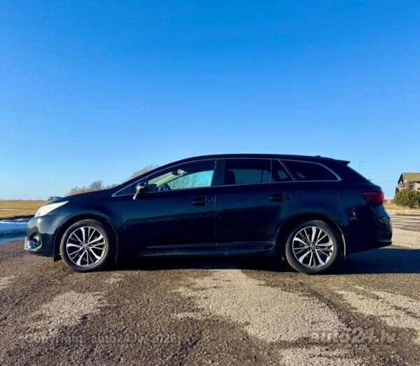 Black Toyota Avensis 2017 in Tallinn, with an engine capacity of 1.80 L and mileage of 150 thousand km for 13500 €, photo 2 on AUTOMOTO.COM.LV