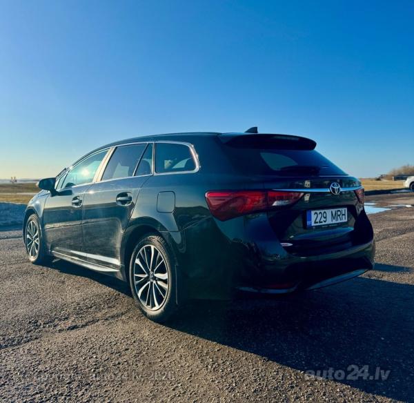 Black Toyota Avensis 2017 in Tallinn, with an engine capacity of 1.80 L and mileage of 150 thousand km for 13500 €, photo 3 on AUTOMOTO.COM.LV