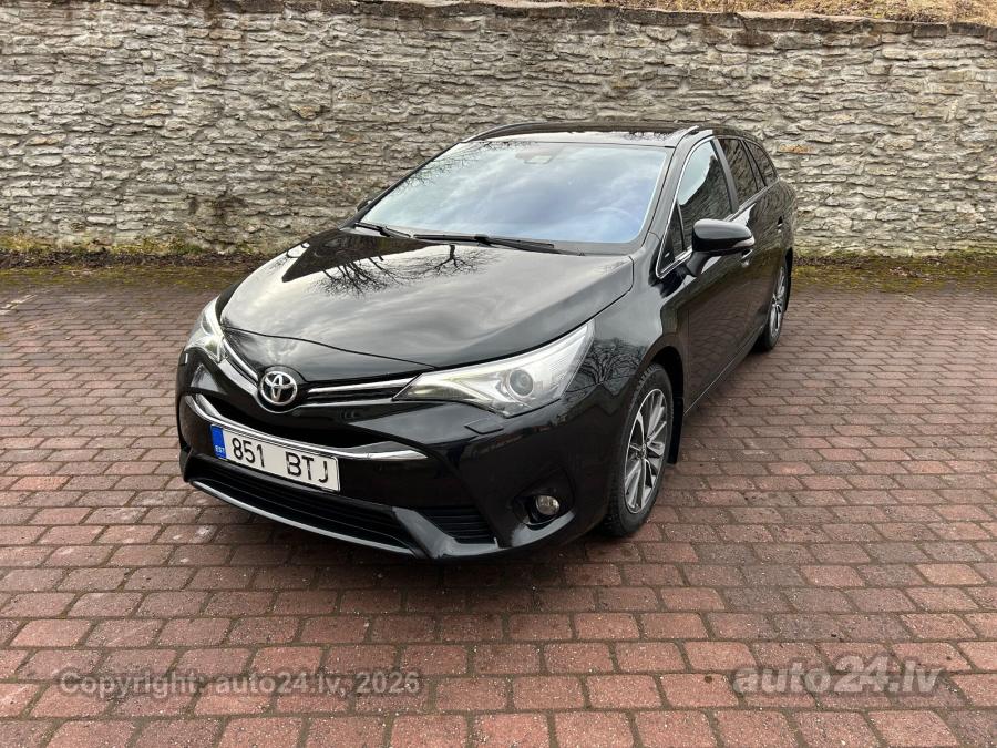 Black Toyota Avensis 2017 in Tallinn, with an engine capacity of 1.80 L and mileage of 132 thousand km for 12999 €, photo 4 on AUTOMOTO.COM.LV