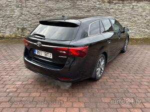 Black Toyota Avensis 2017 in Tallinn, with an engine capacity of 1.80 L and mileage of 132 thousand km for 12999 €, photo 7 on AUTOMOTO.COM.LV