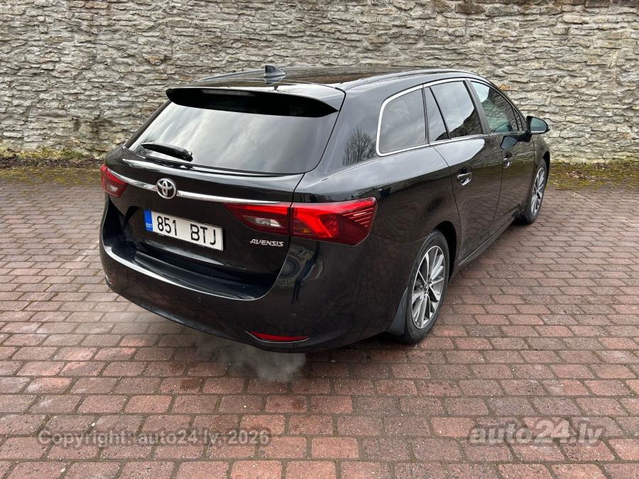Black Toyota Avensis 2017 in Tallinn, with an engine capacity of 1.80 L and mileage of 132 thousand km for 12999 €, photo 7 on AUTOMOTO.COM.LV