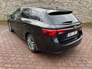 Black Toyota Avensis 2017 in Tallinn, with an engine capacity of 1.80 L and mileage of 132 thousand km for 12999 €, photo 8 on AUTOMOTO.COM.LV
