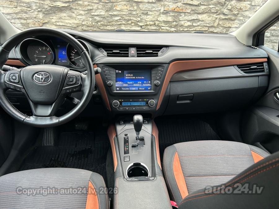 Black Toyota Avensis 2017 in Tallinn, with an engine capacity of 1.80 L and mileage of 132 thousand km for 12999 €, photo 10 on AUTOMOTO.COM.LV
