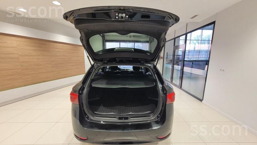 Melns Toyota Avensis 2017 Rīga, ar dzinēja tilpumu 2.00 L un nobraukumu 196 tūkst. km par 8790 €, foto 18 vietnē AUTOMOTO.COM.LV