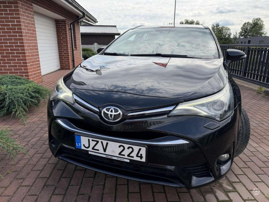 Черный Тойота Авенсис 2017 в Каунас, объемом двигателя 1.80 л и пробегом 187 тыс. км за 11400 €, фото 3 на AUTOMOTO.COM.LV