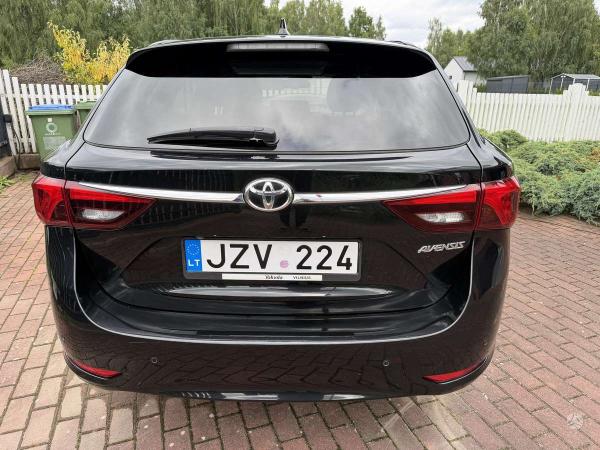 Черный Тойота Авенсис 2017 в Каунас, объемом двигателя 1.80 л и пробегом 187 тыс. км за 11400 €, фото 3 на AUTOMOTO.COM.LV