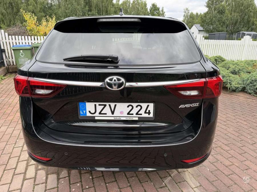 Черный Тойота Авенсис 2017 в Каунас, объемом двигателя 1.80 л и пробегом 187 тыс. км за 11400 €, фото 4 на AUTOMOTO.COM.LV