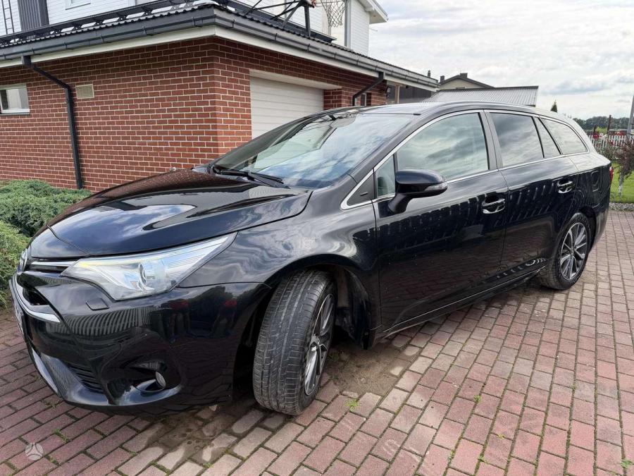 Черный Тойота Авенсис 2017 в Каунас, объемом двигателя 1.80 л и пробегом 187 тыс. км за 11400 €, фото 12 на AUTOMOTO.COM.LV