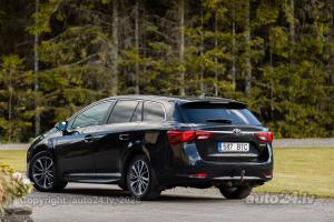 Black Toyota Avensis 2017 in Tallinn, with an engine capacity of 1.80 L and mileage of 178 thousand km for 13000 €, photo 3 on AUTOMOTO.COM.LV