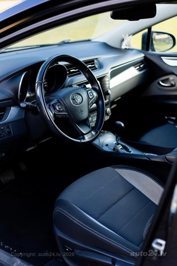 Melns Toyota Avensis 2017 Tallina, ar dzinēja tilpumu 1.80 L un nobraukumu 178 tūkst. km par 13000 €, foto 4 vietnē AUTOMOTO.COM.LV