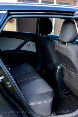 Black Toyota Avensis 2017 in Tallinn, with an engine capacity of 1.80 L and mileage of 178 thousand km for 13000 €, photo 7 on AUTOMOTO.COM.LV