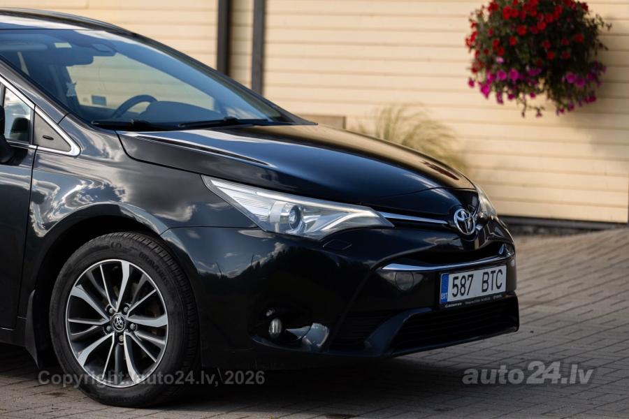 Black Toyota Avensis 2017 in Tallinn, with an engine capacity of 1.80 L and mileage of 178 thousand km for 13000 €, photo 12 on AUTOMOTO.COM.LV