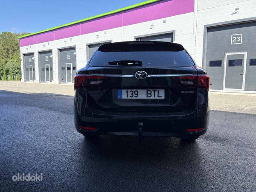 Черный Тойота Авенсис 2017 в Таллин, объемом двигателя 1.80 л и пробегом 165 тыс. км за 12900 €, фото 3 на AUTOMOTO.COM.LV