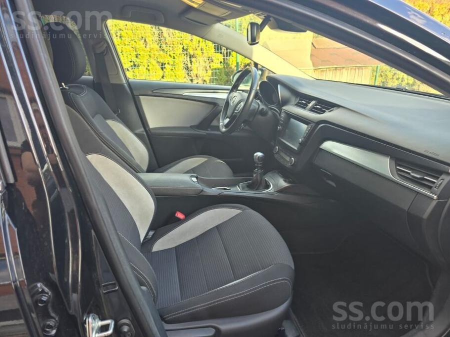 Black Toyota Avensis 2018 in Ogre, with an engine capacity of 2.00 L and mileage of 159 thousand km for 11500 €, photo 8 on AUTOMOTO.COM.LV