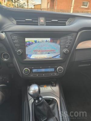 Black Toyota Avensis 2018 in Ogre, with an engine capacity of 2.00 L and mileage of 159 thousand km for 11500 €, photo 12 on AUTOMOTO.COM.LV