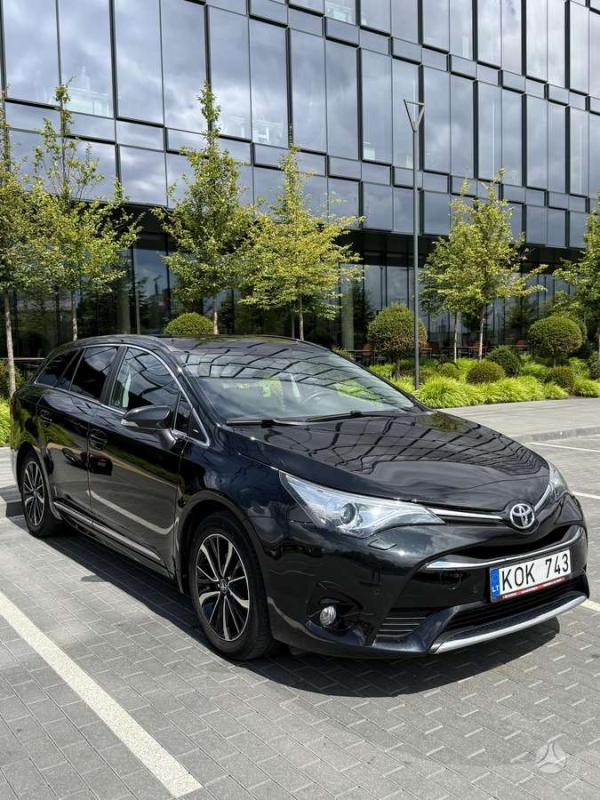 Melns Toyota Avensis 2018 Viļņa, ar dzinēja tilpumu 1.80 L un nobraukumu 60 tūkst. km par 17900 €, foto 1 vietnē AUTOMOTO.COM.LV