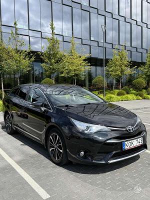 Melns Toyota Avensis 2018 Viļņa, ar dzinēja tilpumu 1.80 L un nobraukumu 60 tūkst. km par 17900 €, foto  vietnē AUTOMOTO.COM.LV