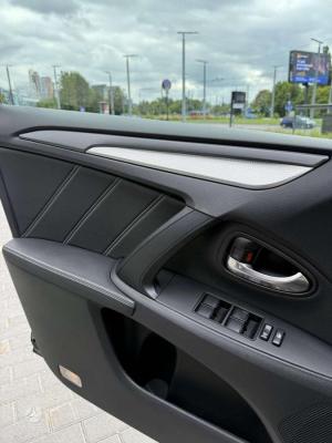 Melns Toyota Avensis 2018 Viļņa, ar dzinēja tilpumu 1.80 L un nobraukumu 60 tūkst. km par 17900 €, foto 11 vietnē AUTOMOTO.COM.LV