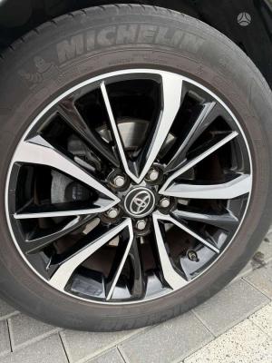 Melns Toyota Avensis 2018 Viļņa, ar dzinēja tilpumu 1.80 L un nobraukumu 60 tūkst. km par 17900 €, foto 12 vietnē AUTOMOTO.COM.LV