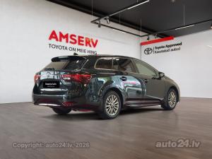 Black Toyota Avensis 2018 in Tartu, with an engine capacity of 1.80 L and mileage of 230 thousand km for 10990 €, photo 3 on AUTOMOTO.COM.LV