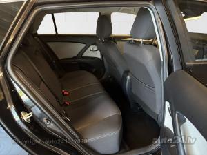 Black Toyota Avensis 2018 in Tartu, with an engine capacity of 1.80 L and mileage of 230 thousand km for 10990 €, photo 8 on AUTOMOTO.COM.LV