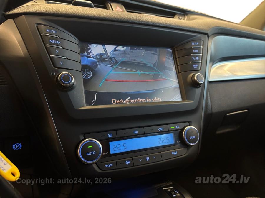 Black Toyota Avensis 2018 in Tartu, with an engine capacity of 1.80 L and mileage of 230 thousand km for 10990 €, photo 15 on AUTOMOTO.COM.LV