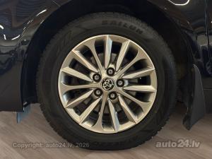 Black Toyota Avensis 2018 in Tartu, with an engine capacity of 1.80 L and mileage of 230 thousand km for 10990 €, photo 16 on AUTOMOTO.COM.LV