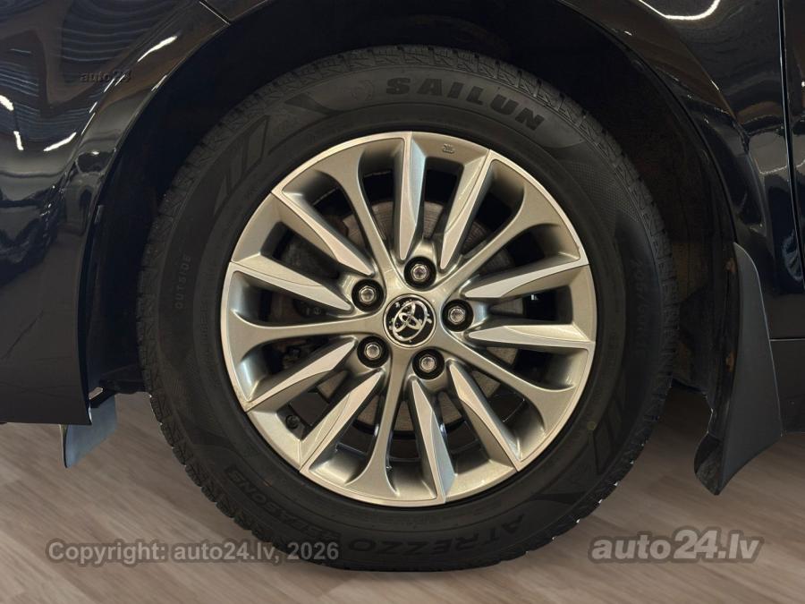 Black Toyota Avensis 2018 in Tartu, with an engine capacity of 1.80 L and mileage of 230 thousand km for 10990 €, photo 16 on AUTOMOTO.COM.LV