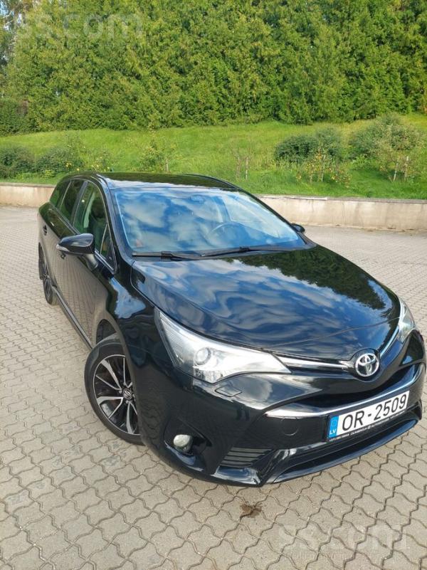 Черный Тойота Авенсис 2018 в Рига, объемом двигателя 1.80 л и пробегом 159 тыс. км за 12700 €, фото 1 на AUTOMOTO.COM.LV